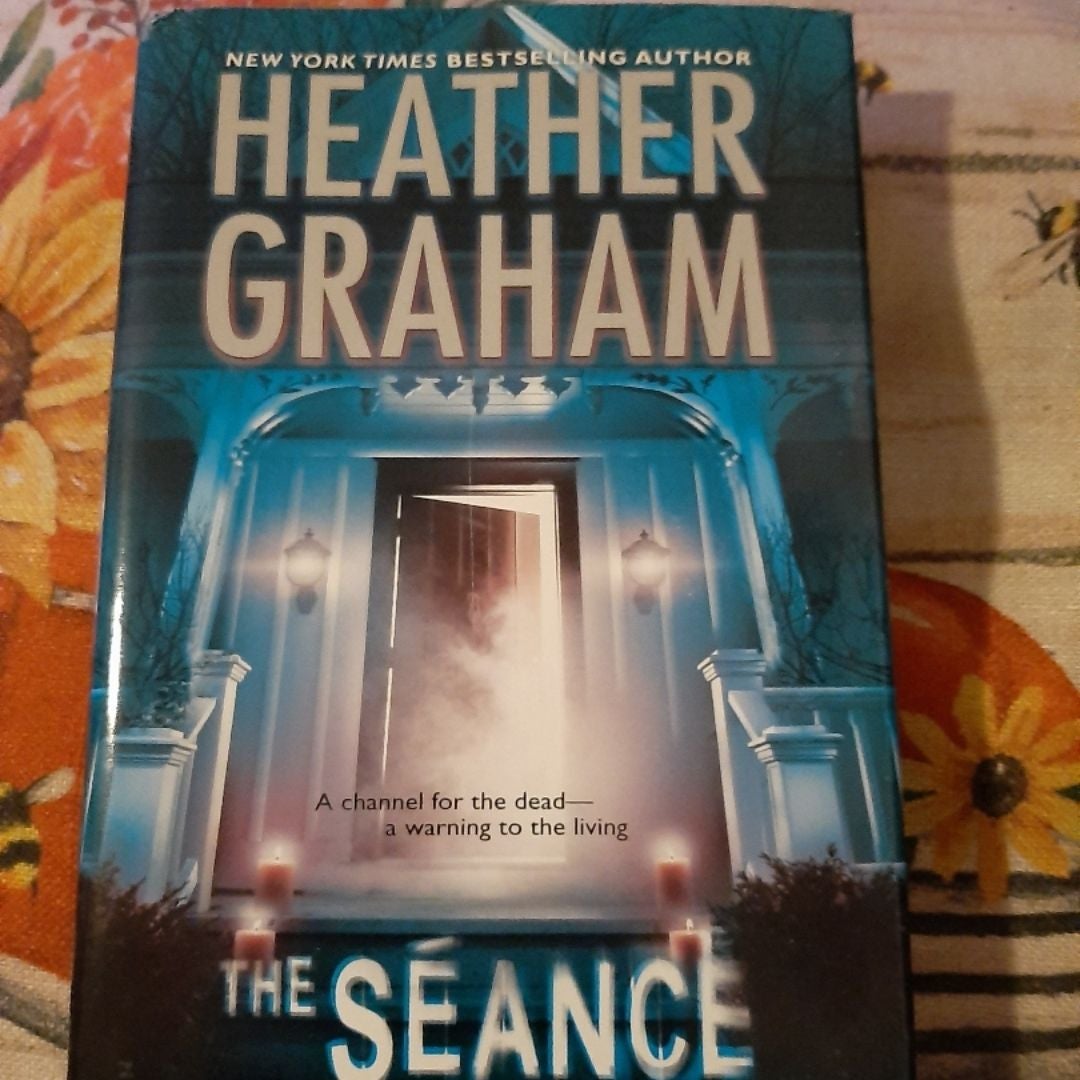 The Seance by Heather Graham, Hardcover | Pangobooks
