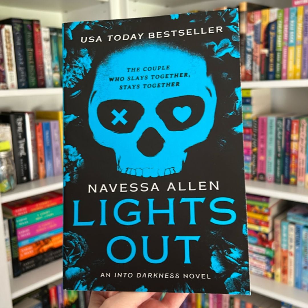Lights Out by Navessa Allen, Paperback | Pangobooks