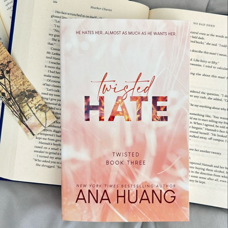 Twisted Hate by Ana Huang, Paperback | Pangobooks