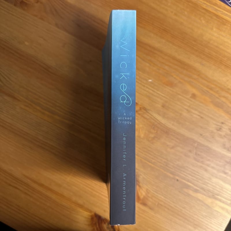 Wicked by Jennifer L. Armentrout, Paperback | Pangobooks