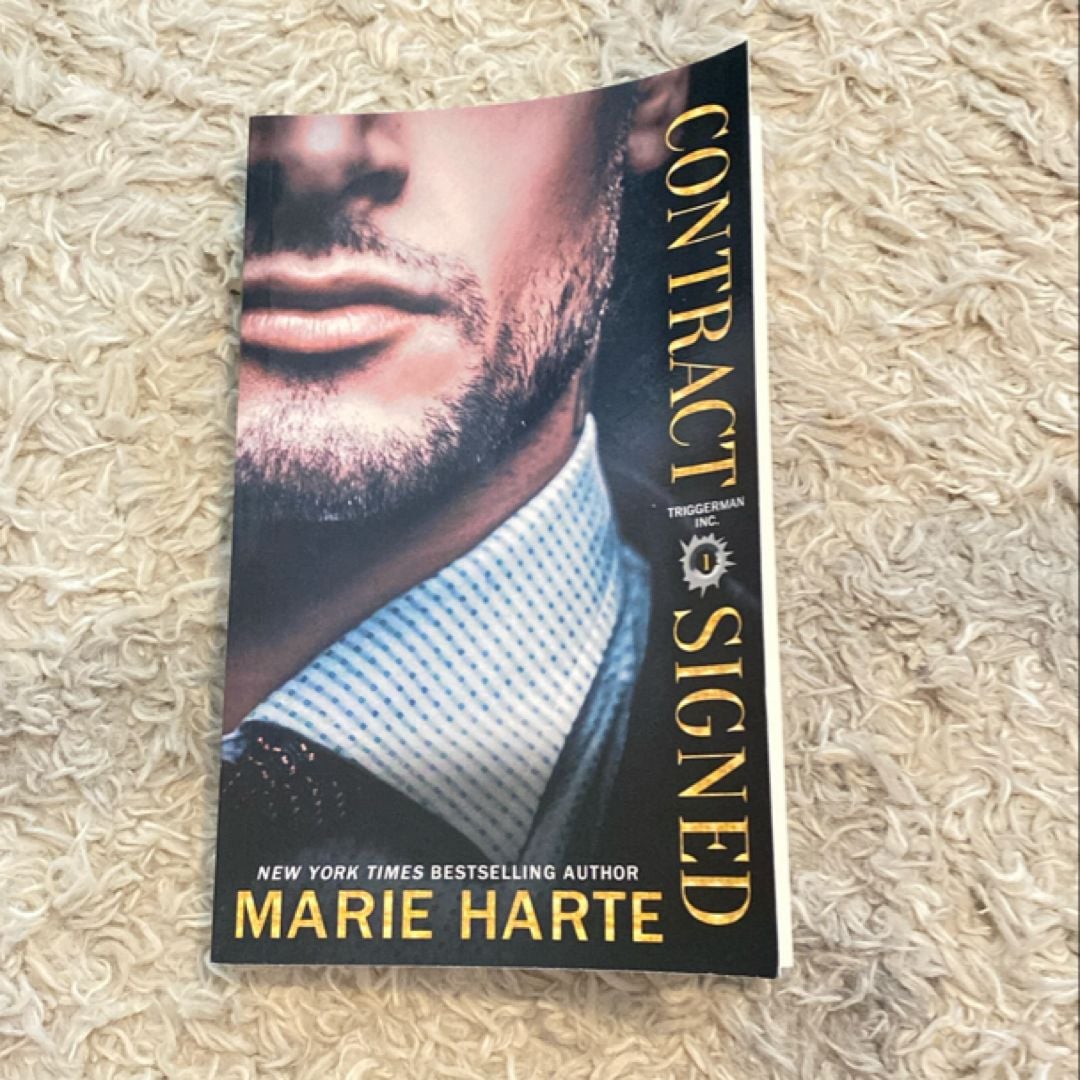 Contract Signed (Signed) by Marie Harte, Paperback | Pangobooks