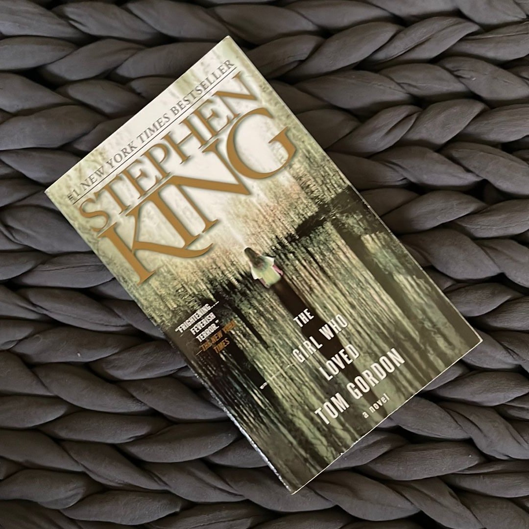 The Girl Who Loved Tom Gordon by Stephen King, Paperback | Pangobooks