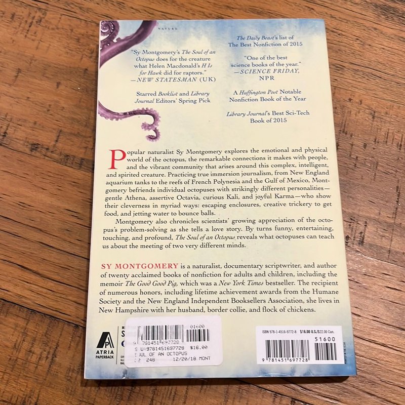 The Soul of an Octopus by Sy Montgomery, Paperback | Pangobooks