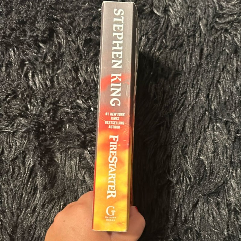 Firestarter by Stephen King, Paperback | Pangobooks
