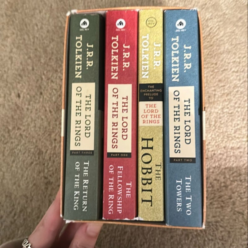 HOBBIT SERIERS by J.R.R Tolkien , Paperback | Pangobooks