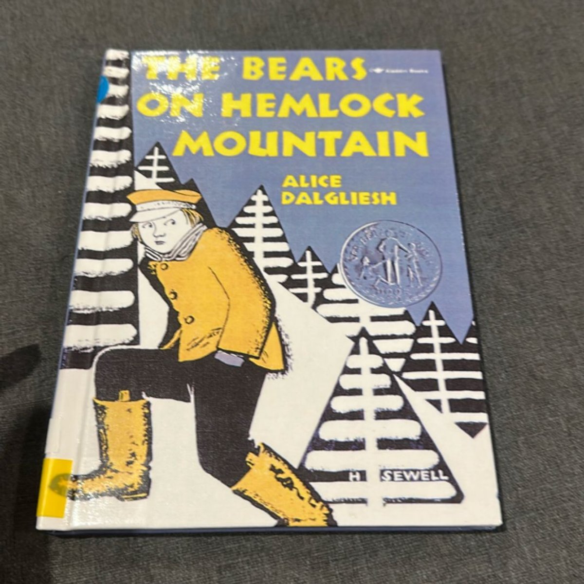 The Bears on Hemlock Mountain by Alice Dalgliesh; Helen Sewell ...