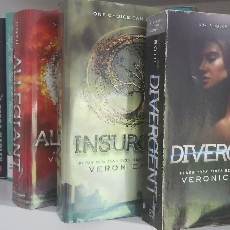 Divergent Trilogy by Veronica Roth, Hardcover | Pangobooks