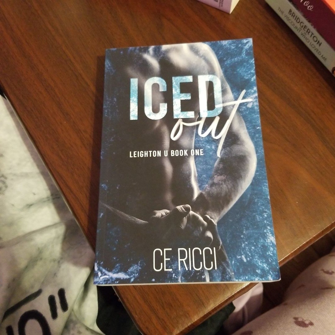 Iced Out by CE Ricci, Paperback | Pangobooks