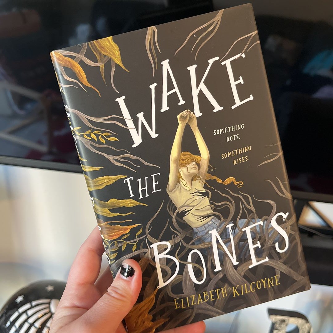 Wake the Bones by Elizabeth Kilcoyne, Hardcover | Pangobooks
