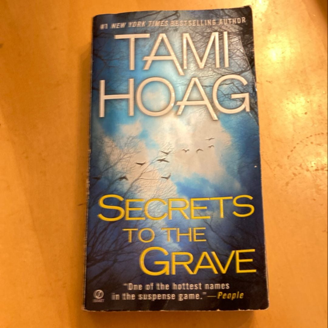 Secrets to the Grave by Tami Hoag, Paperback | Pangobooks