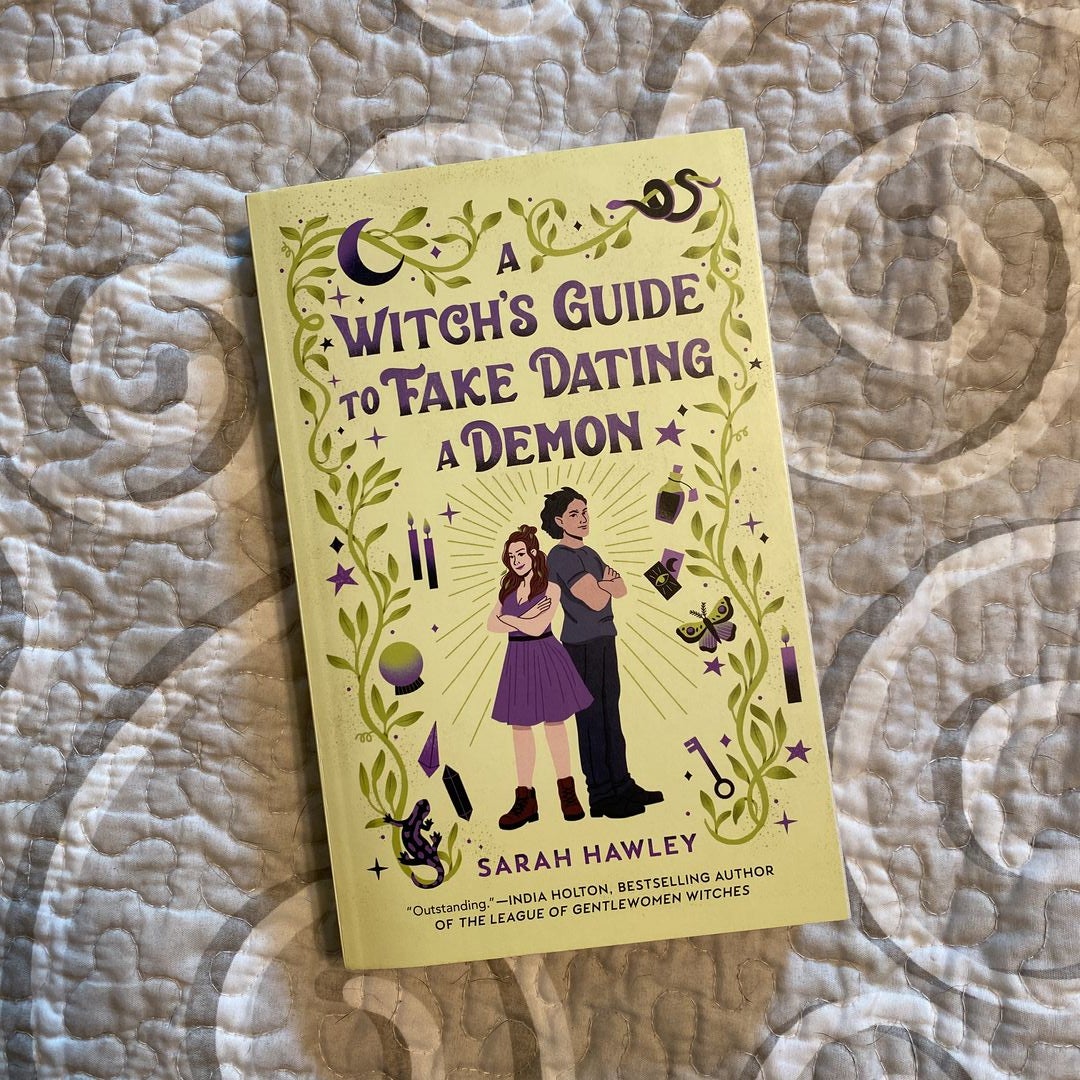 A Witch's Guide to Fake Dating a Demon