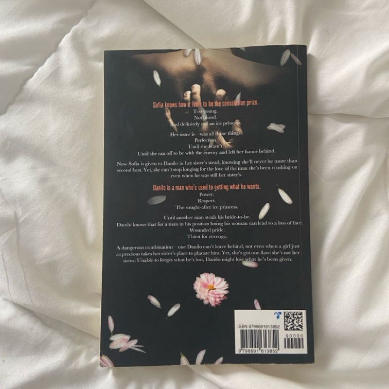 Fragile Longing by Cora Reilly , Paperback | Pangobooks