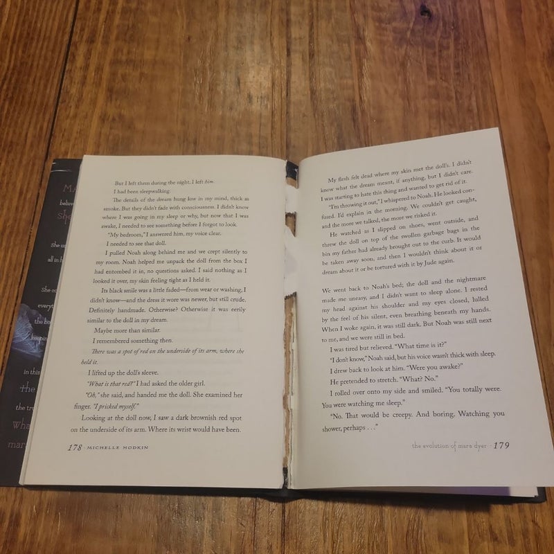 The Evolution of Mara Dyer by Michelle Hodkin