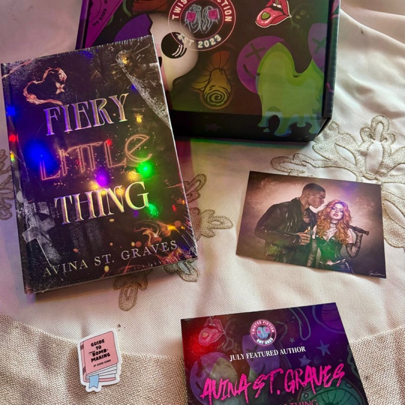 Fiery little thing by Avina st. Graves , Hardcover | Pangobooks
