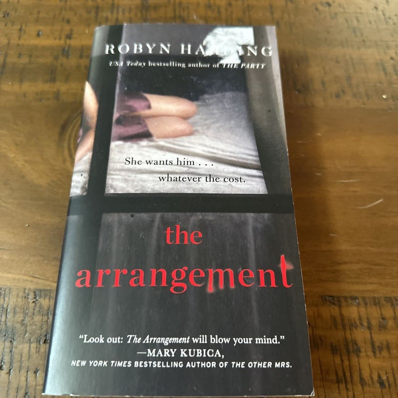 The Arrangement by Robyn Harding, Paperback | Pangobooks