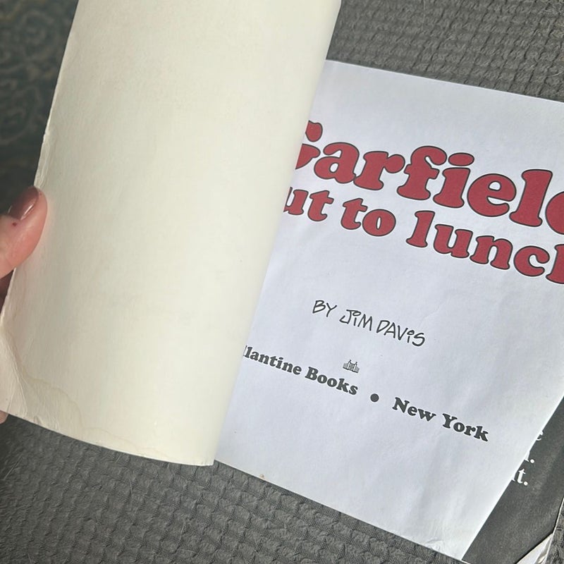 Garfield Out to Lunch by Jim Davis, Paperback | Pangobooks