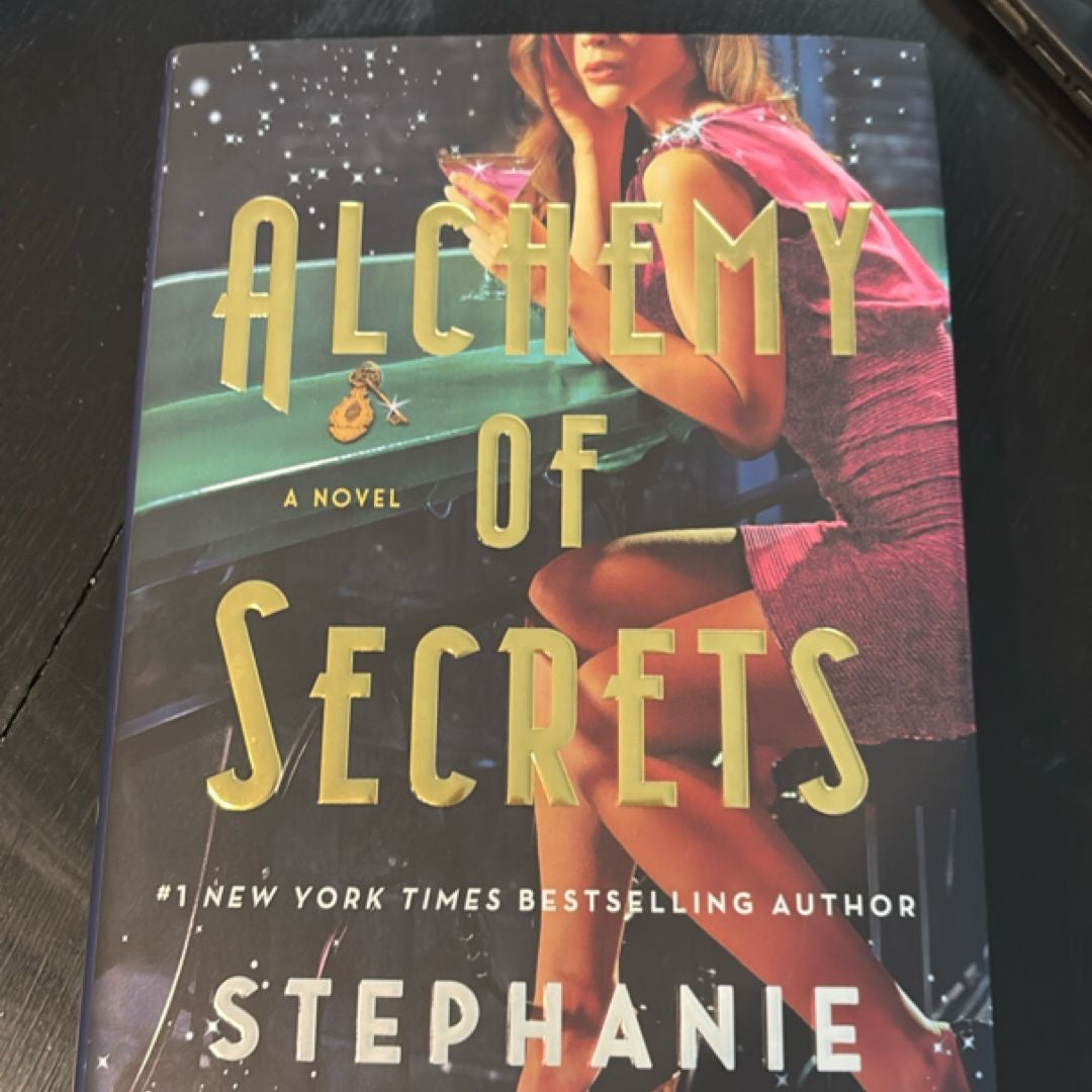 Alchemy of Secrets signed by Stephanie Garber, Hardcover | Pangobooks