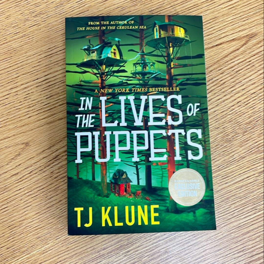 In the Lives of Puppets by TJ Klune, Paperback | Pangobooks