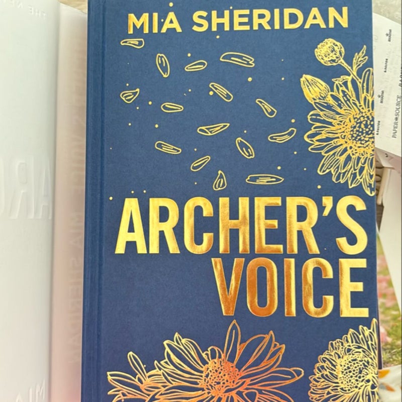 Archer's Voice by Mia Sheridan, Hardcover | Pangobooks