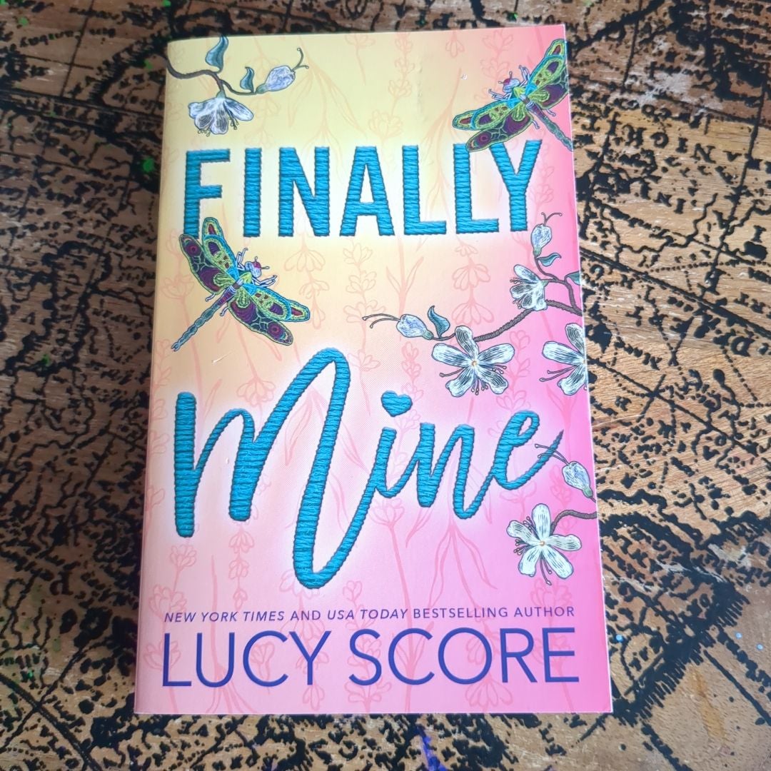 Finally Mine by Lucy Score, Paperback | Pangobooks