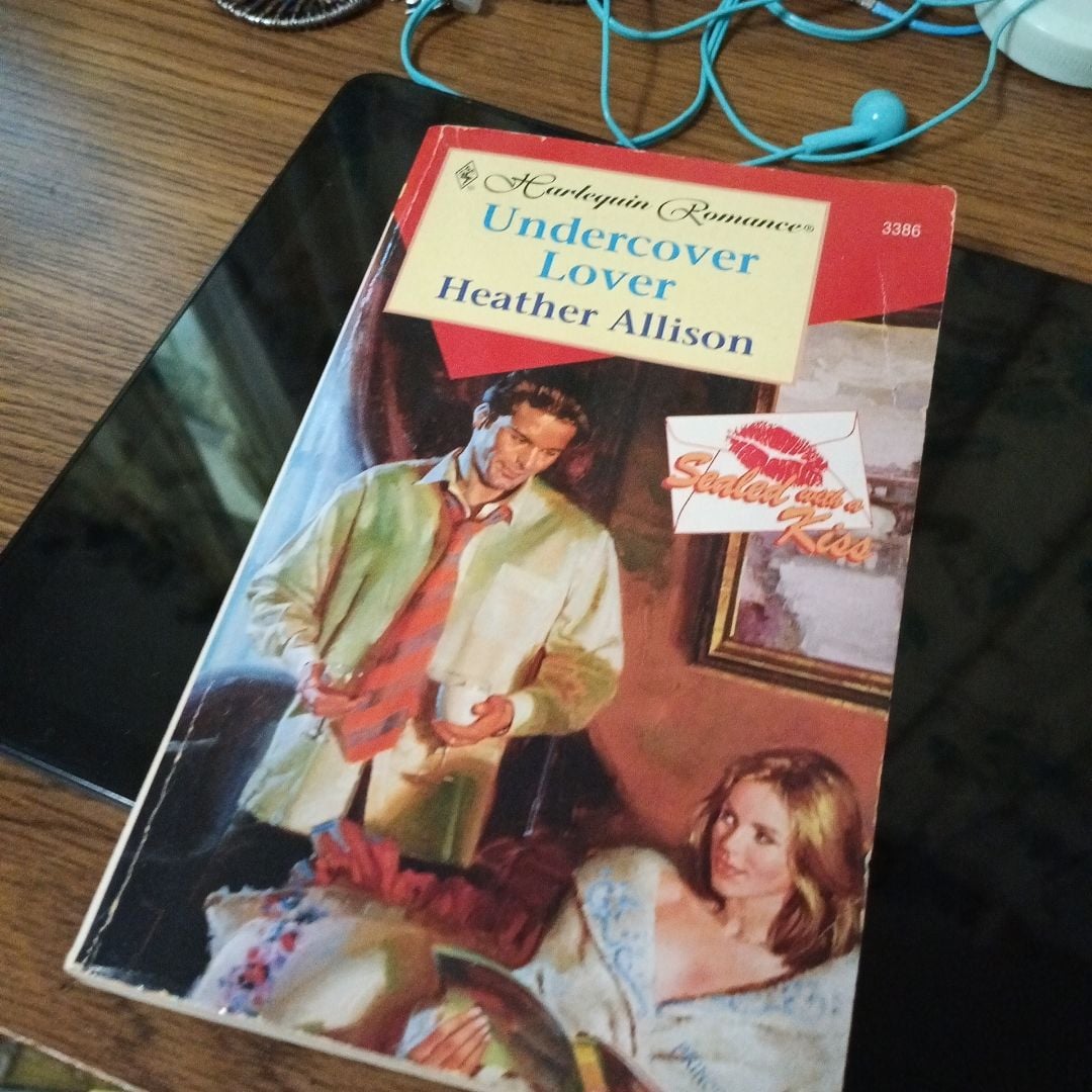 Undercover Lover by Heather Allison, Paperback | Pangobooks