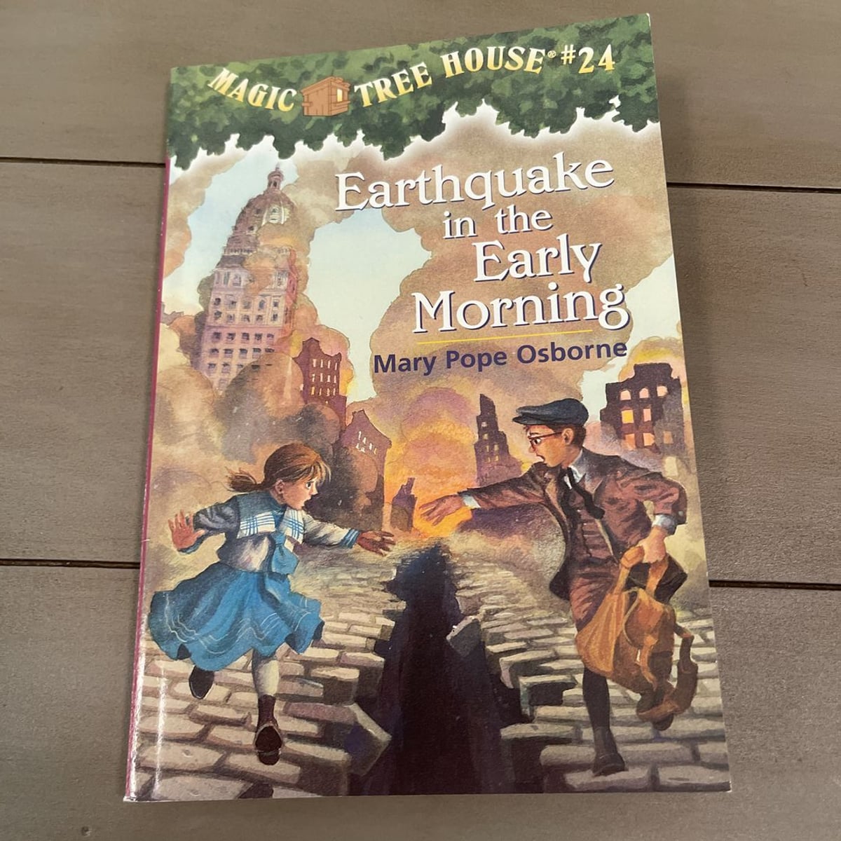 Magic Tree House Earthquake in the Early Morning by Mary Pope Osborne ...