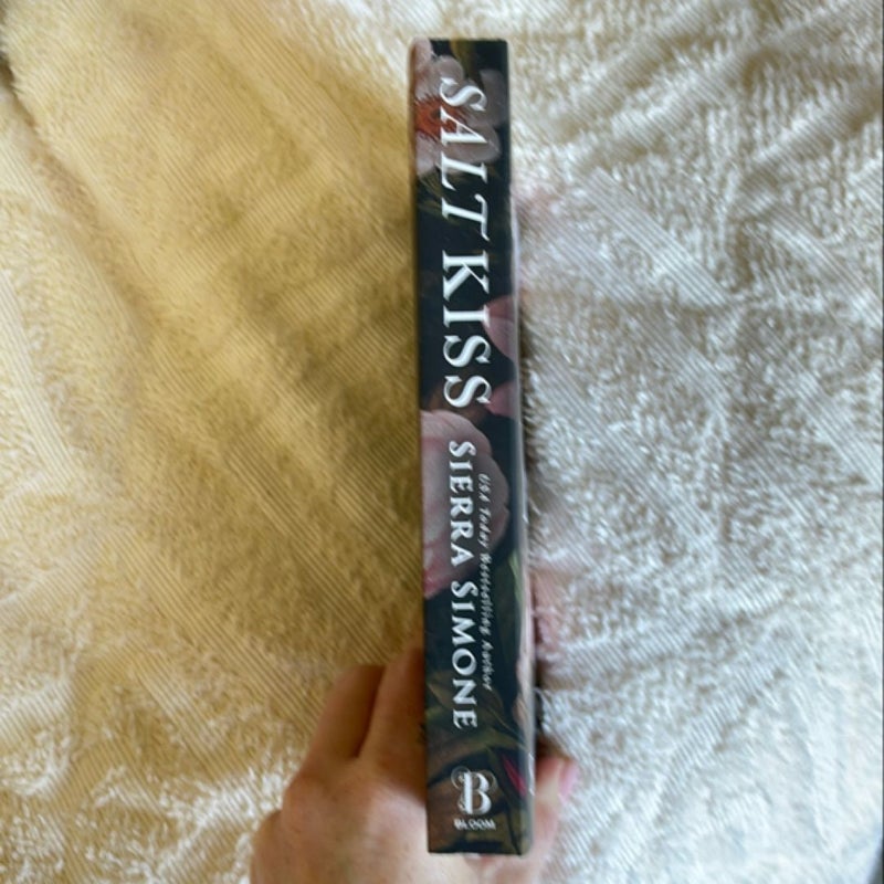 Salt Kiss by Sierra Simone, Paperback | Pangobooks