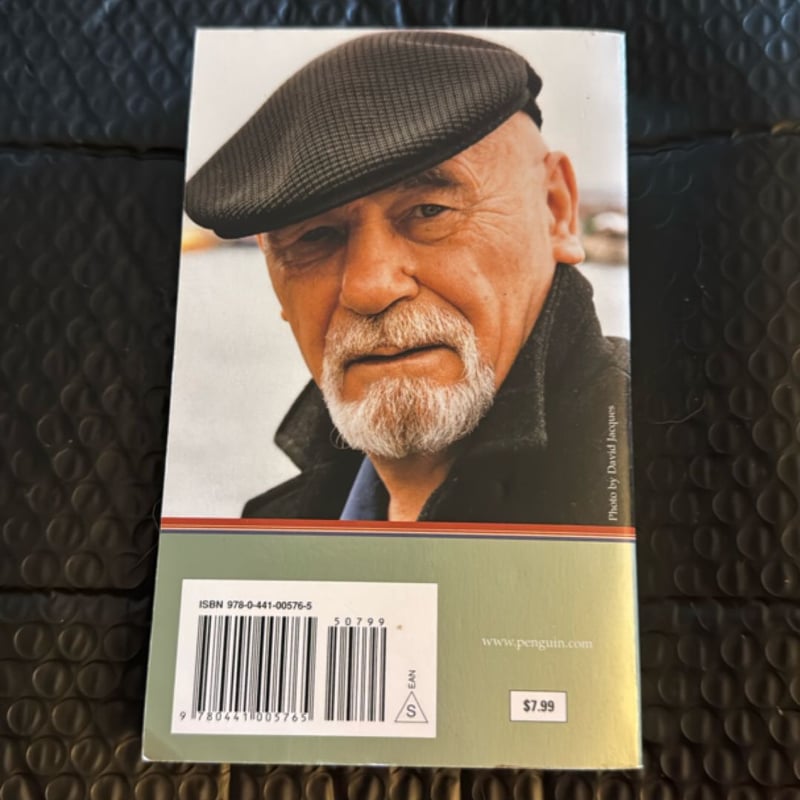 Mossflower by Brian Jacques, Paperback | Pangobooks