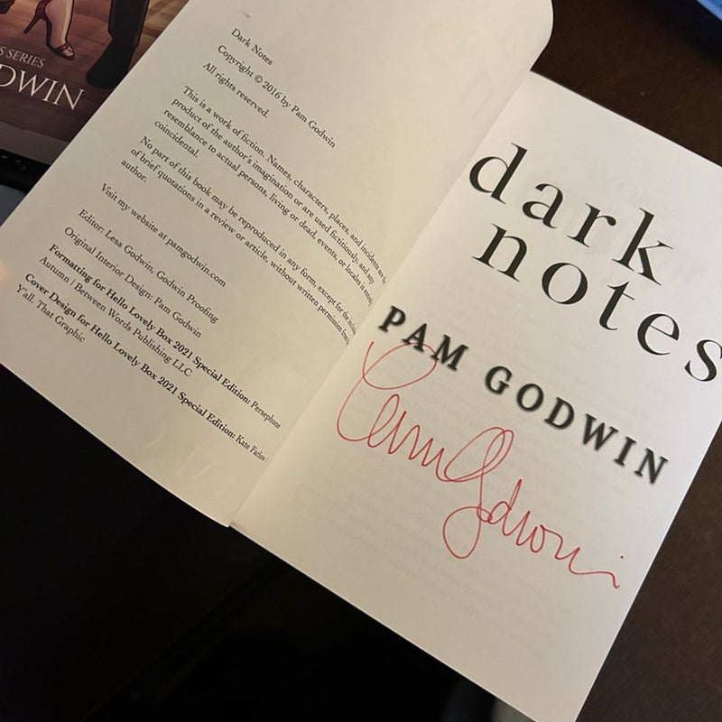 Hello Lovely Dark Notes by Pam Godwin, Paperback | Pangobooks
