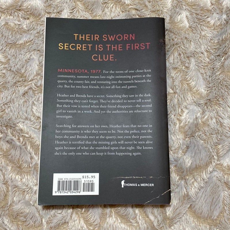 The Quarry Girls by Jess Lourey, Paperback | Pangobooks