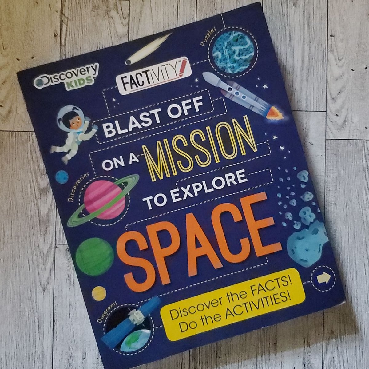 Discovery Kids Blast off on a Mission to Explore Space by Parragon ...