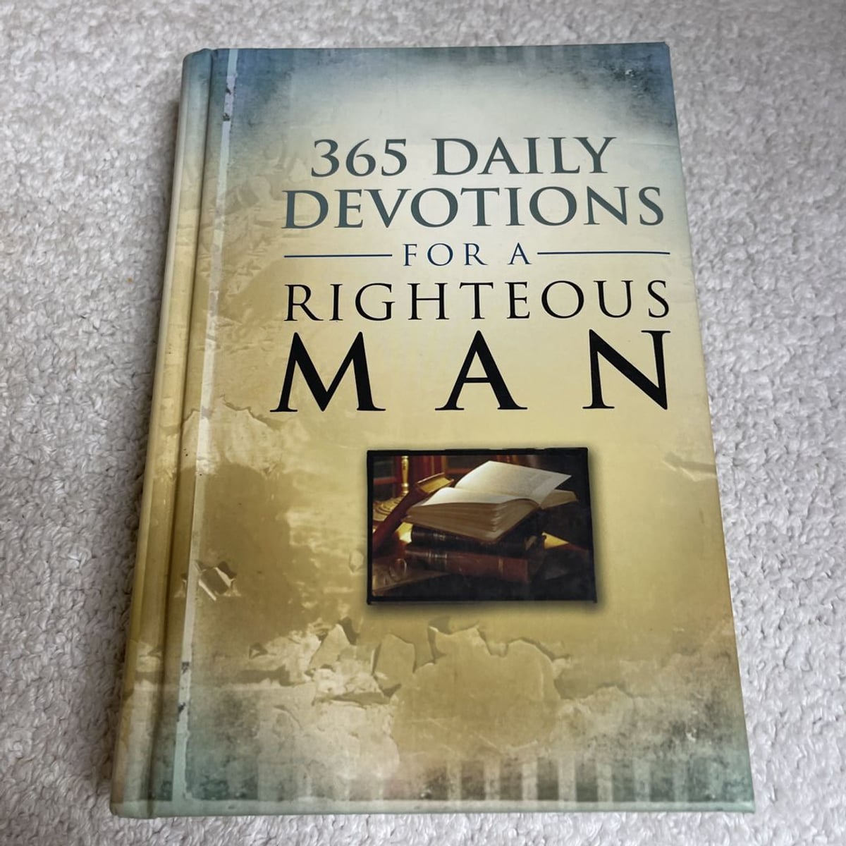 365 daily devotions for a righteous man