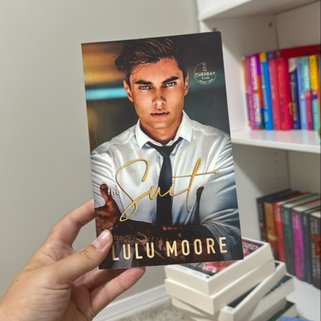 The Suit by Lulu Moore, Paperback | Pangobooks