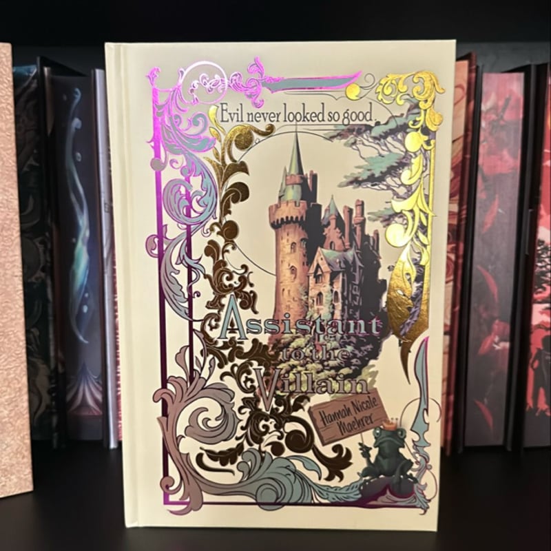 Assistant to the Villain by Hannah Nicole Maehrer , Hardcover | Pangobooks