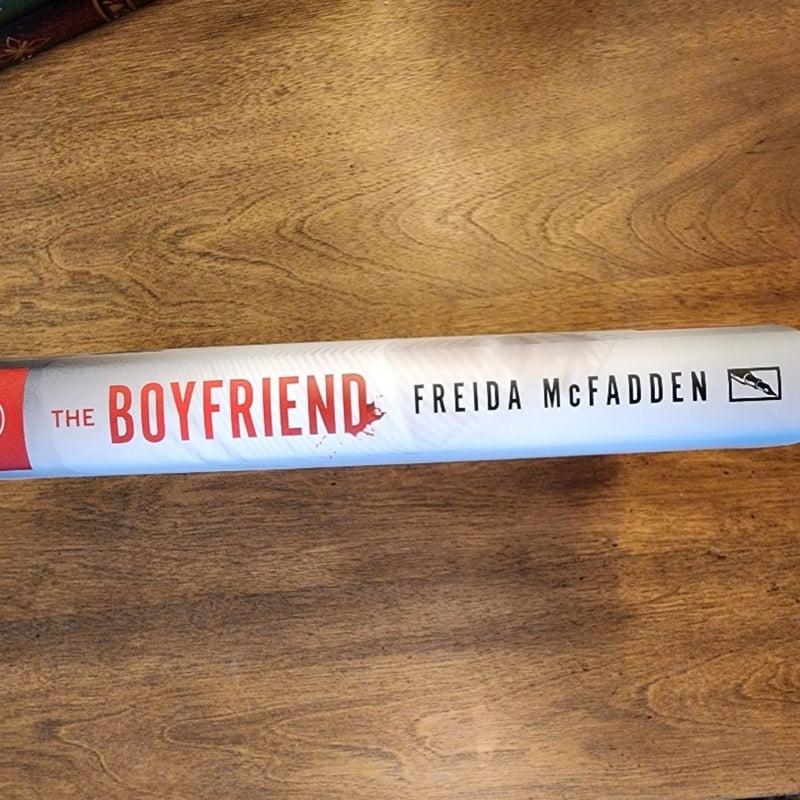 The Boyfriend by Freida Mcfadden, Hardcover | Pangobooks