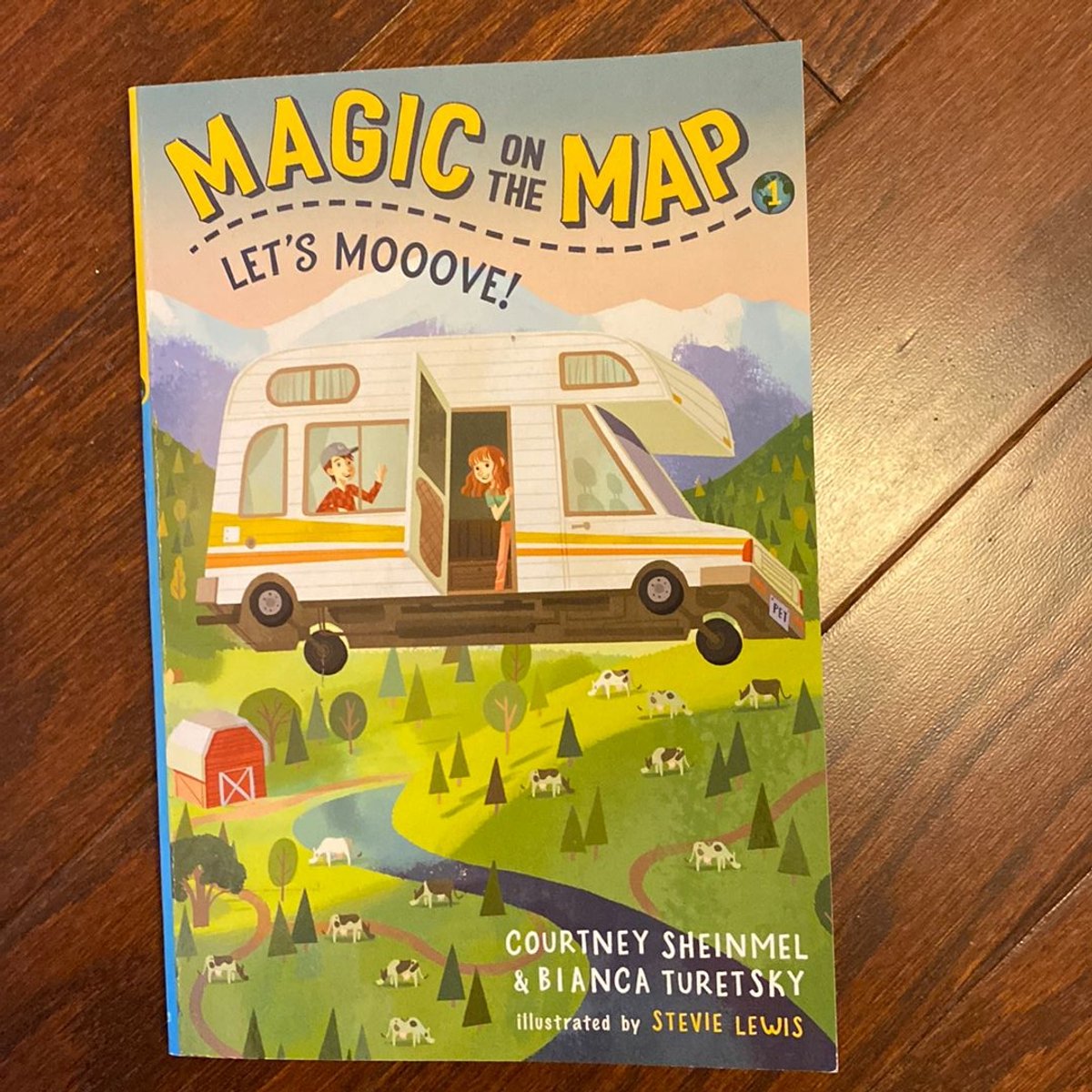 Magic on the Map #1: Let's Mooove! by Courtney Sheinmel, Bianca Turetsky