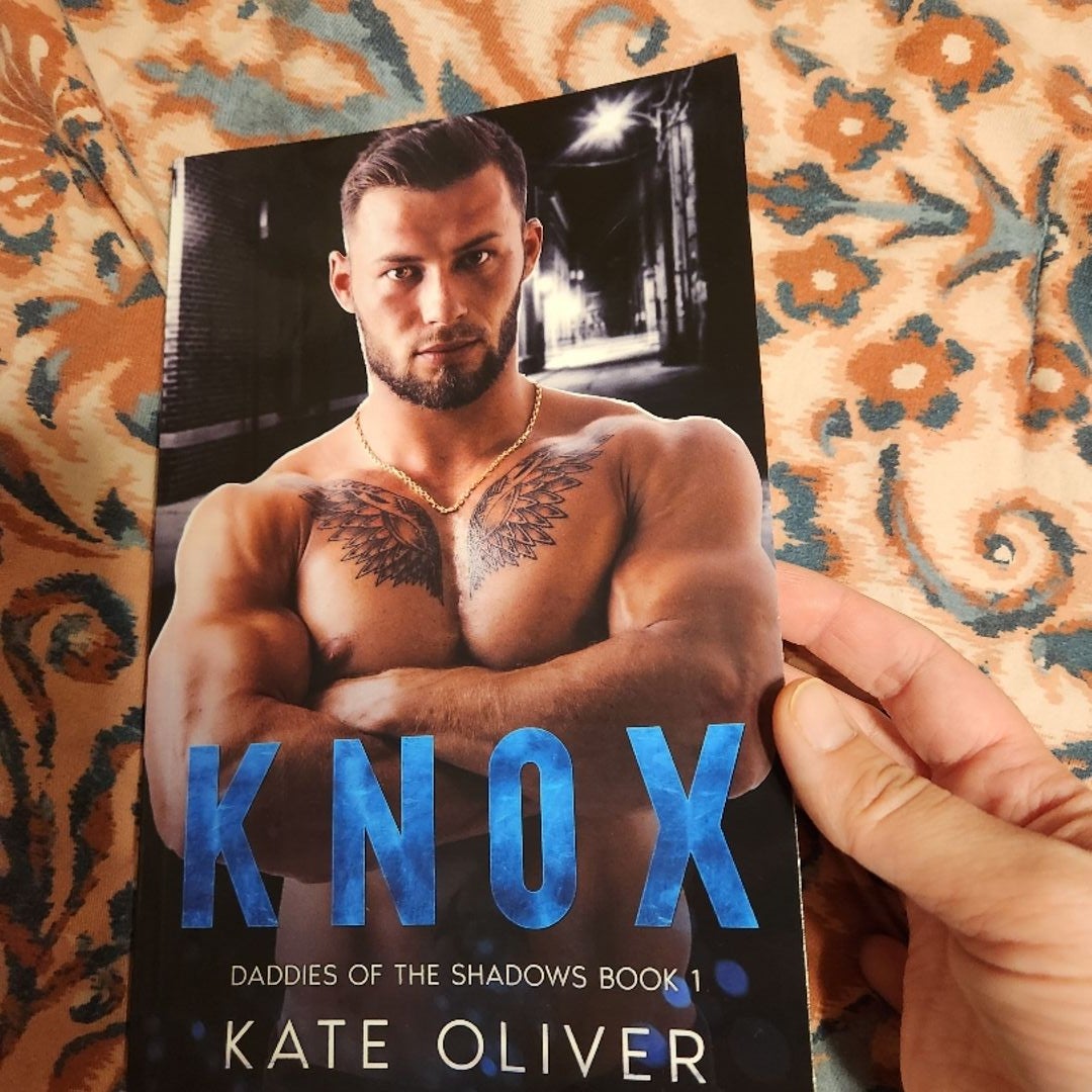 Knox by Kate Oliver , Paperback | Pangobooks