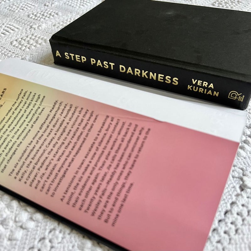 A Step Past Darkness by Vera Kurian, Paperback | Pangobooks