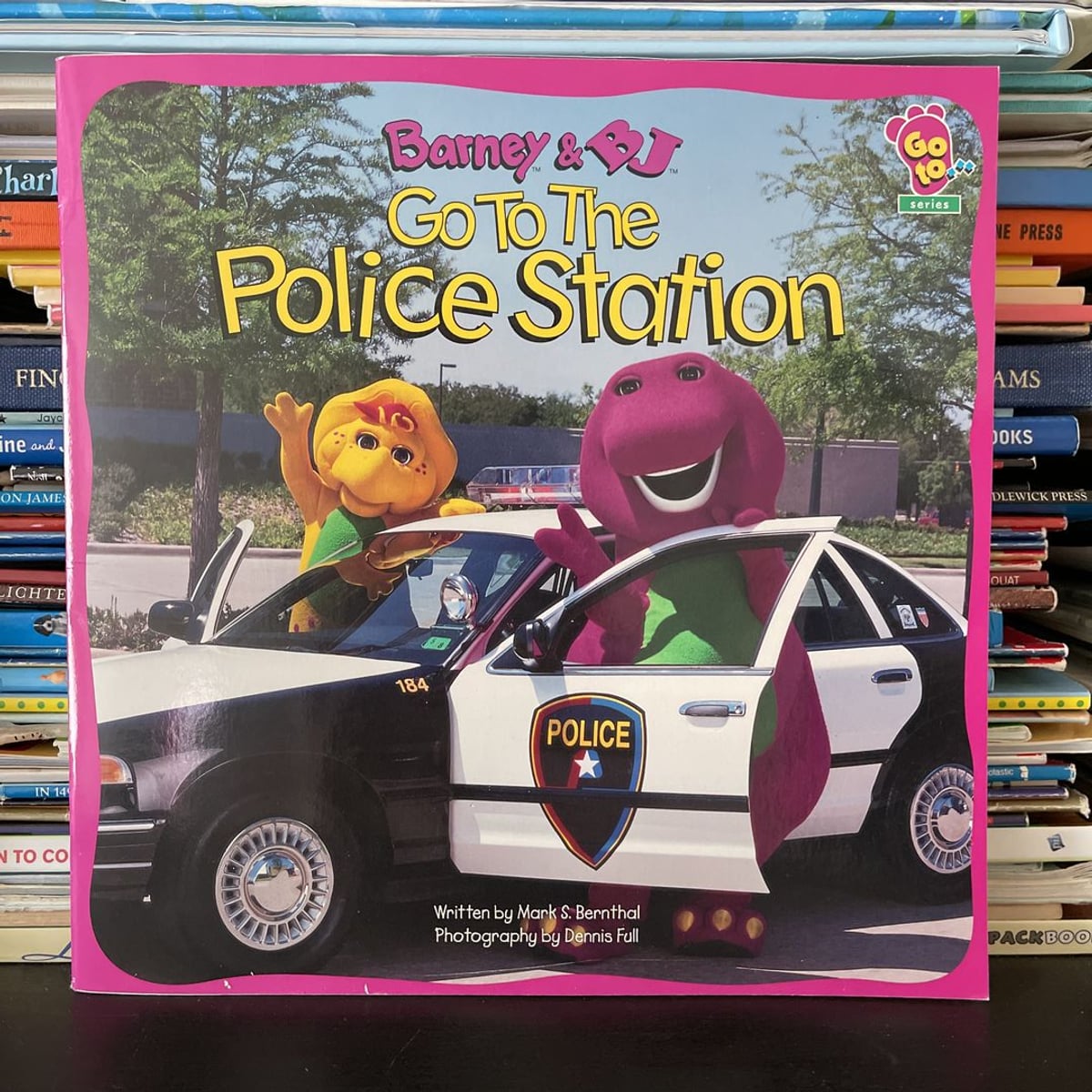 Barney & BJ Go to the Police Station by , Paperback | Pangobooks