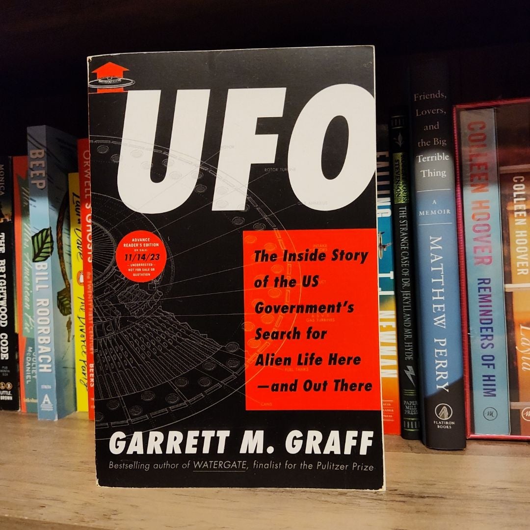 UFO by Garrett M. Graff, Paperback | Pangobooks