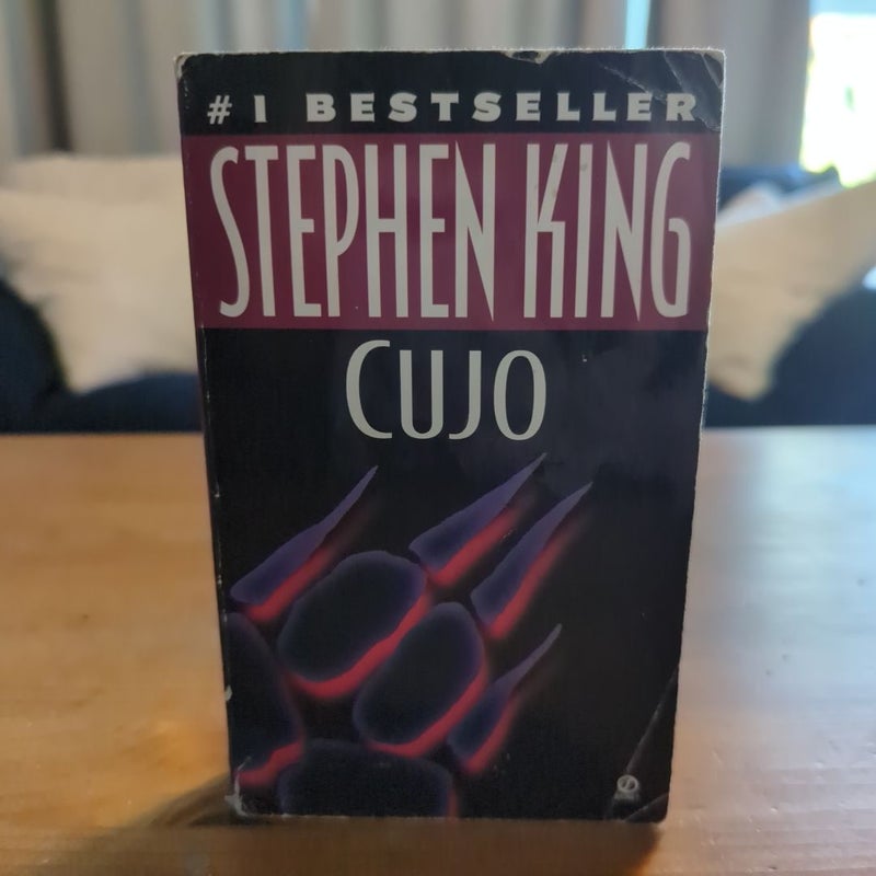 Cujo by Stephen King, Paperback | Pangobooks