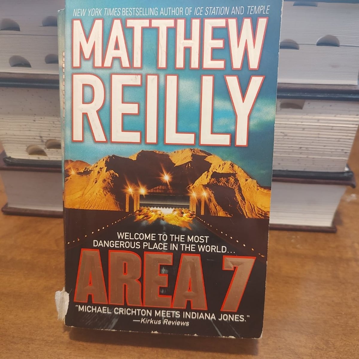 Area 7 by Mathew Reilly , Paperback | Pangobooks