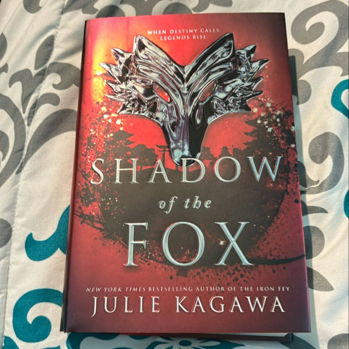 Shadow of the Fox by Julie Kagawa , Hardcover | Pangobooks