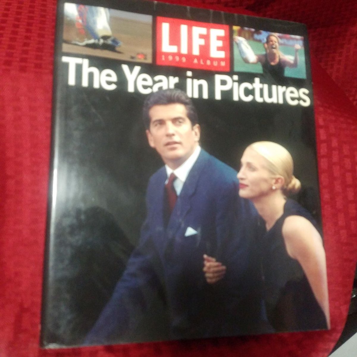 Life: The Year in Pictures by Life Magazine Editors