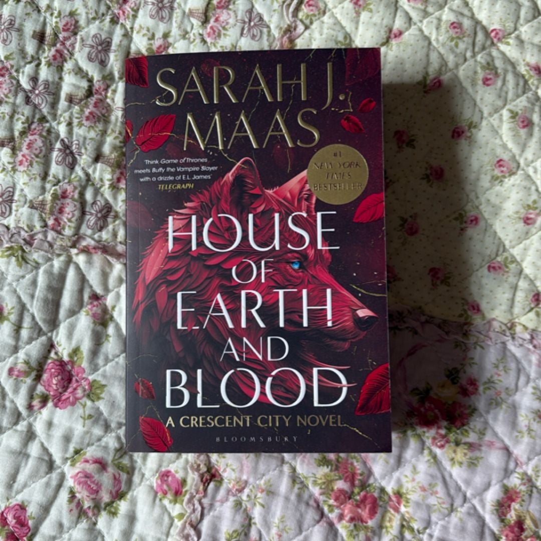 House of Earth and Blood by Sarah J. Maas, Paperback | Pangobooks