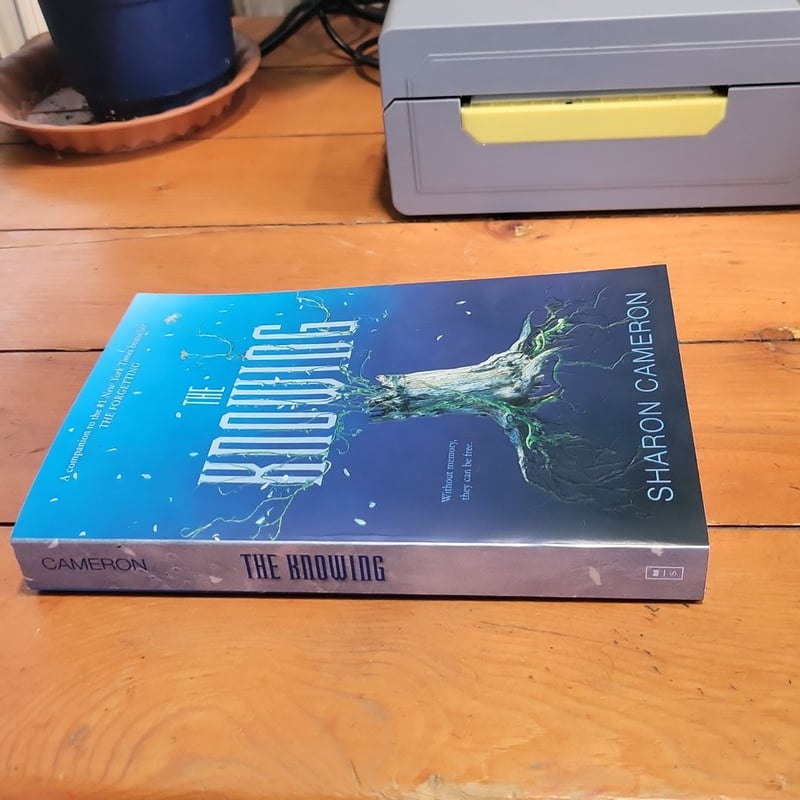 The Knowing by Sharon Cameron, Paperback | Pangobooks
