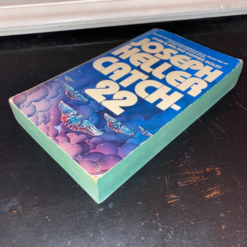 Catch-22 by Joseph Heller, Paperback | Pangobooks