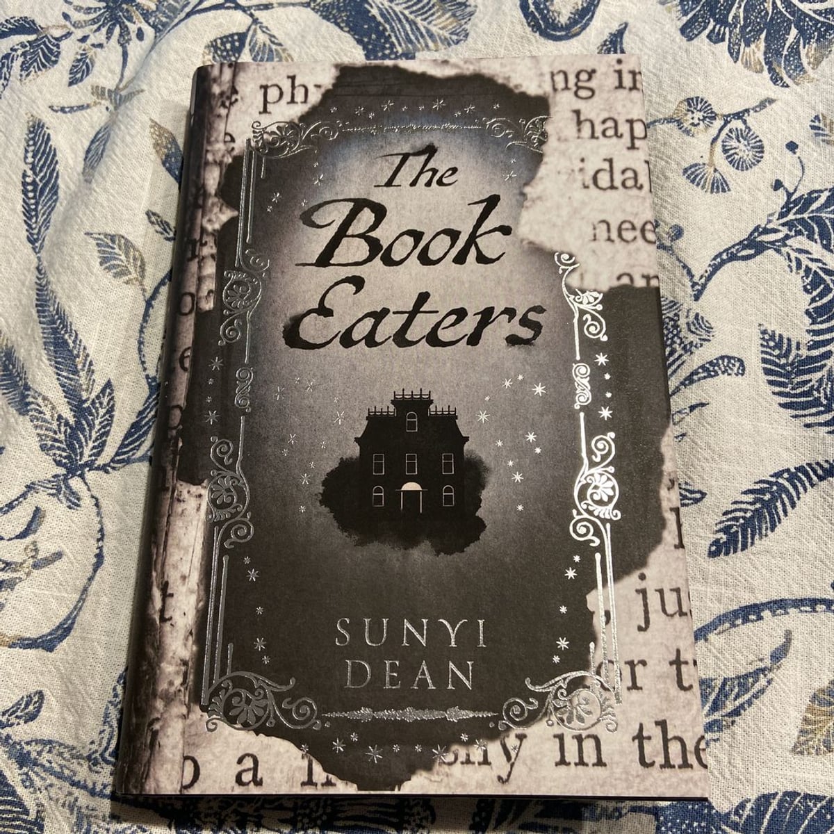 The Book Eaters (Illumicrate) by Sunyi Dean, Hardcover | Pangobooks