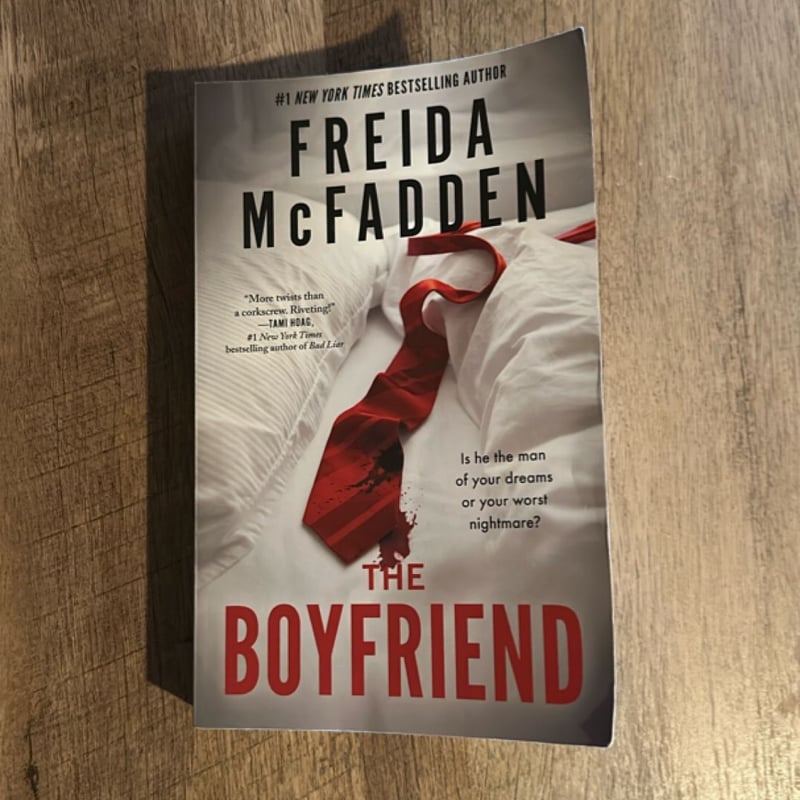 The Boyfriend by Freida McFadden, Paperback | Pangobooks