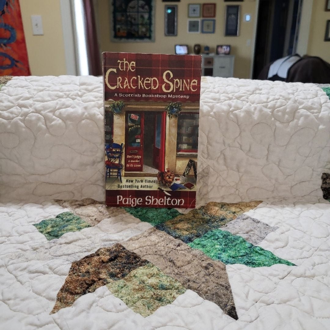 The Cracked Spine by Paige Shelton, Paperback | Pangobooks